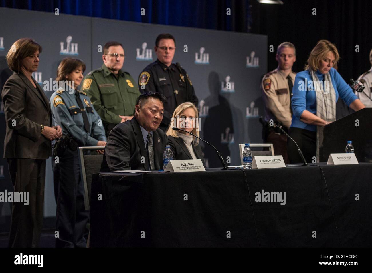 Nfl security hi-res stock photography and images - Alamy