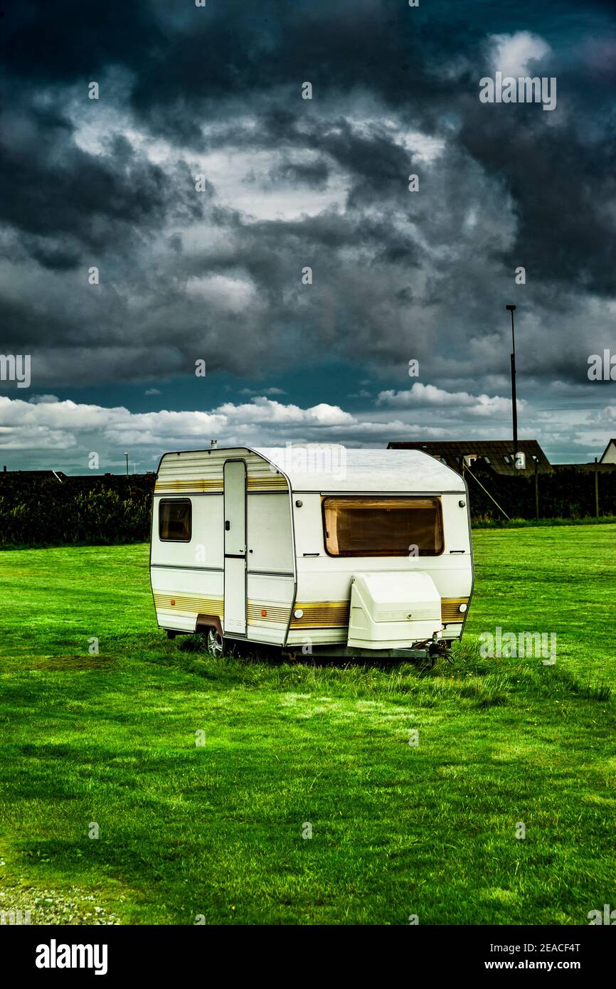 Old fashioned caravan hi-res stock photography and images - Alamy