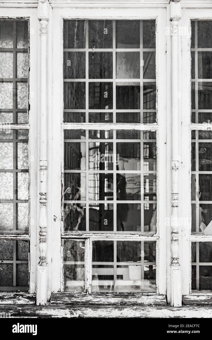 Window old house ancient hi-res stock photography and images - Alamy