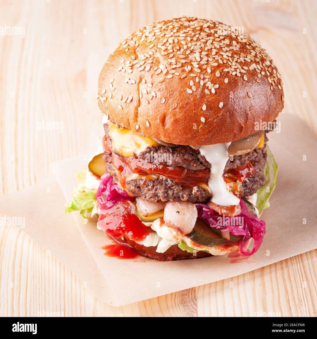 Burger on table hi-res stock photography and images - Alamy