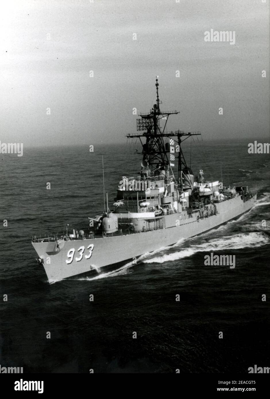 Uss barry dd 933 hi-res stock photography and images - Alamy