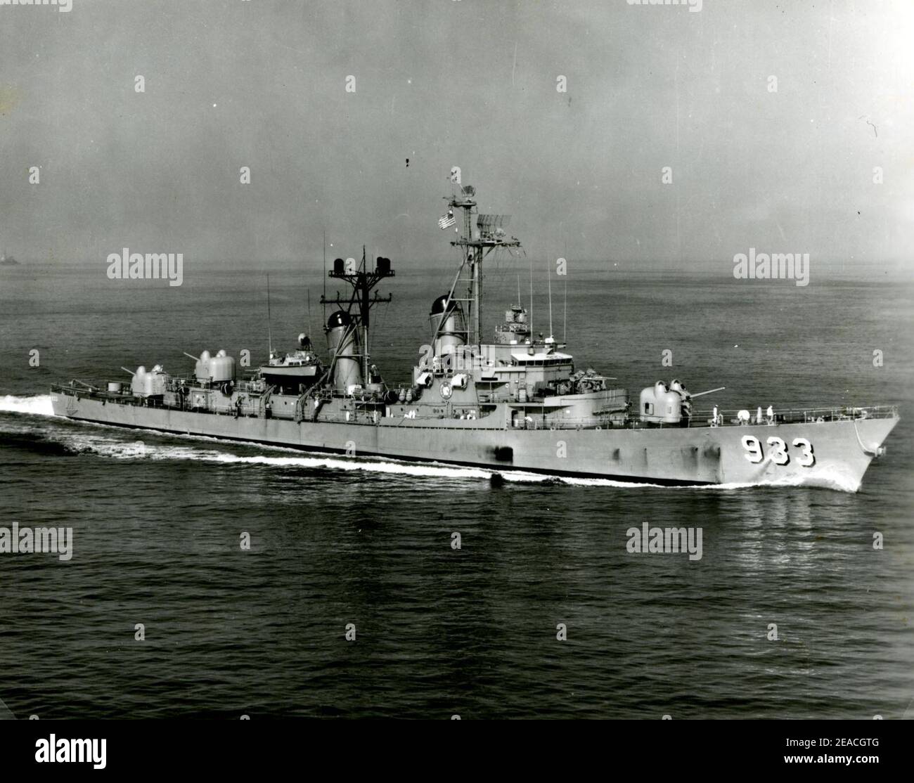 Uss barry dd 933 hi-res stock photography and images - Alamy