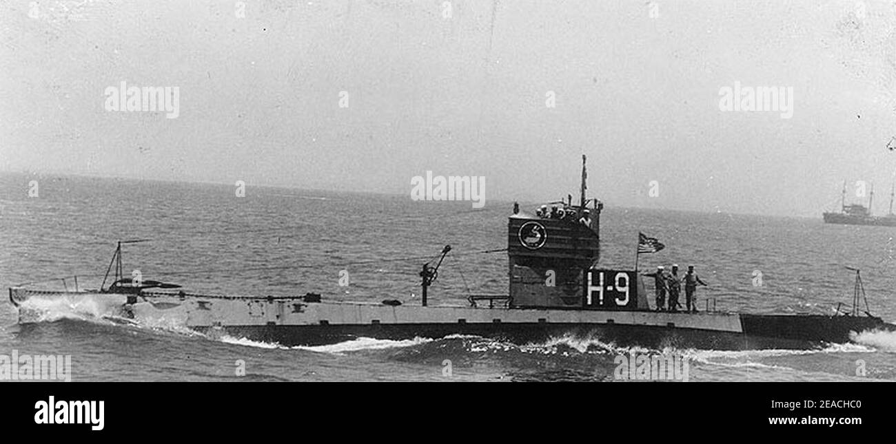 NH-53613 USS H-9 underway, circa 1922 (cropped Stock Photo - Alamy