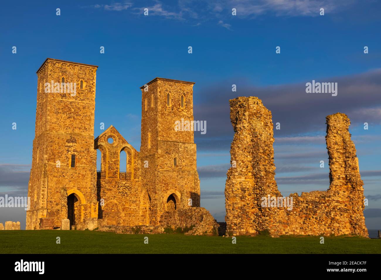 Reculver roman fort hi-res stock photography and images - Alamy