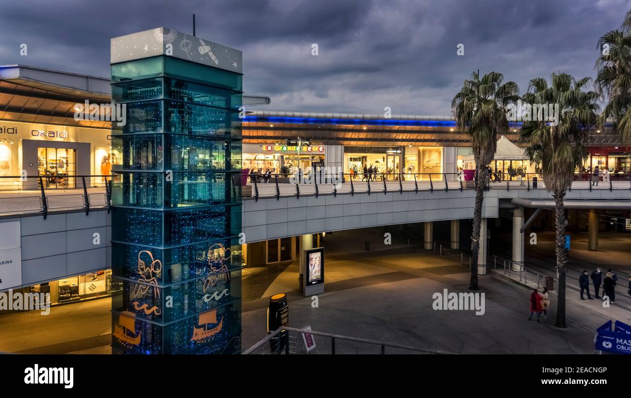 Odysseum shopping arcade in Montpellier. Construction started in 1998 ...