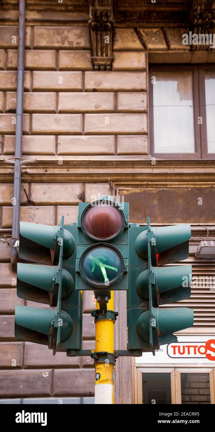 House, traffic light, Palermo, Sicily, capital, big city, Italy Stock ...