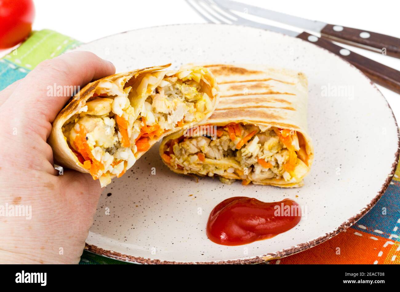 Hands holding doner shawarma hi-res stock photography and images - Alamy