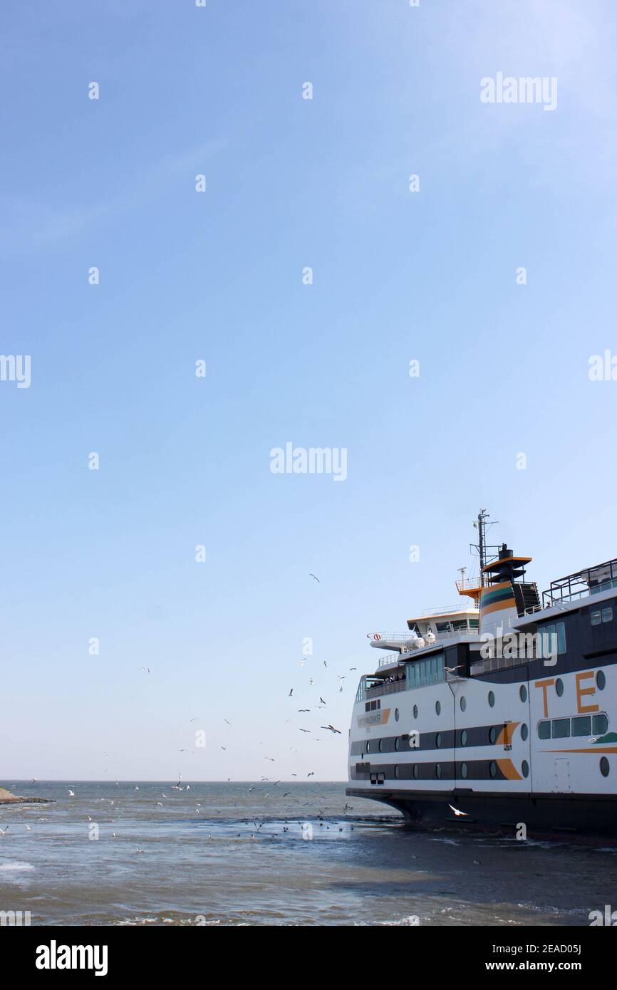 Den helder texel ferry hi-res stock photography and images - Alamy