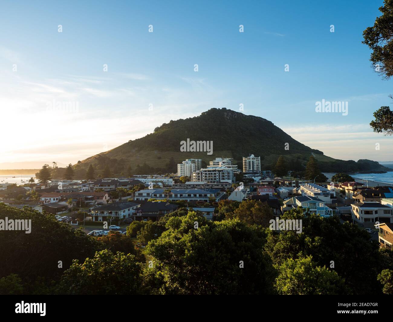Mount Maunganui mauoa at sunset from pilot bay and mount drury tauranga ...