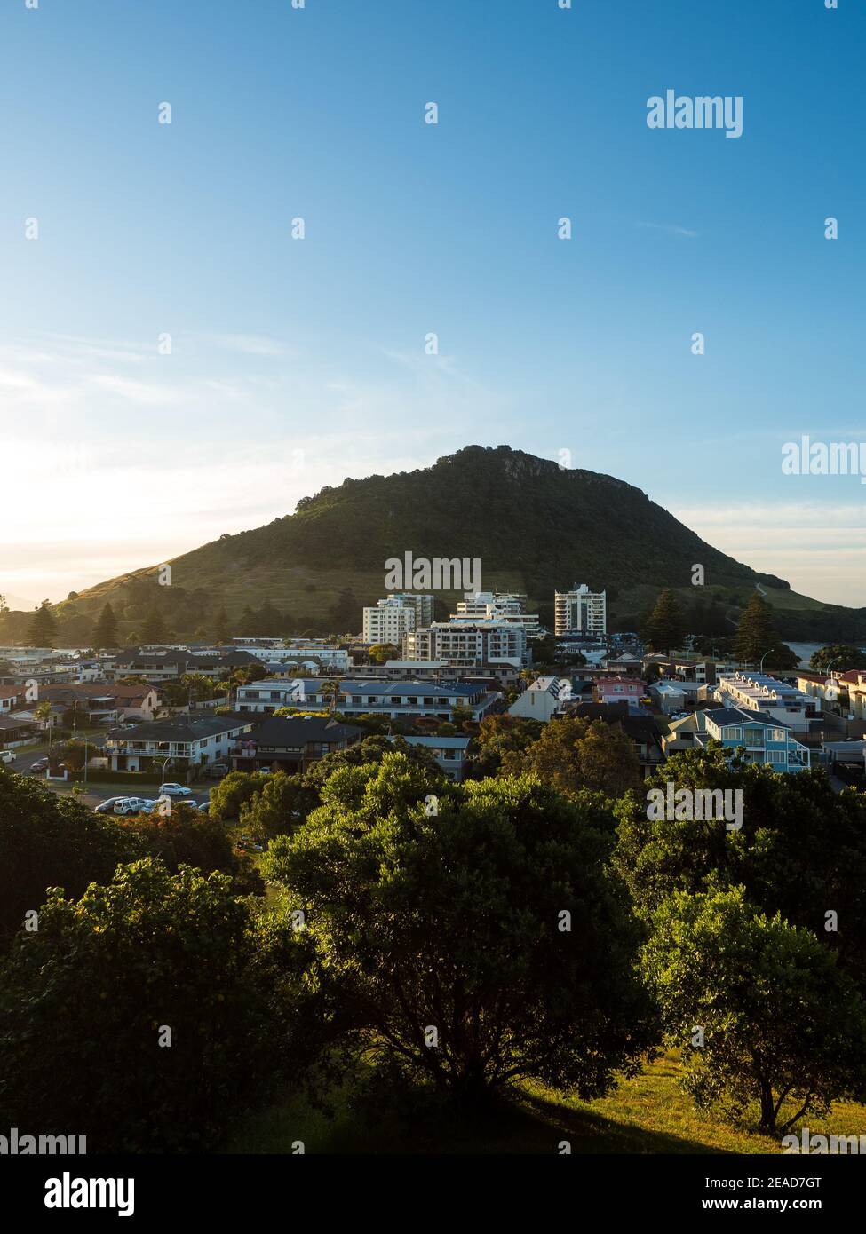 Mount Maunganui mauoa at sunset from pilot bay and mount drury tauranga ...