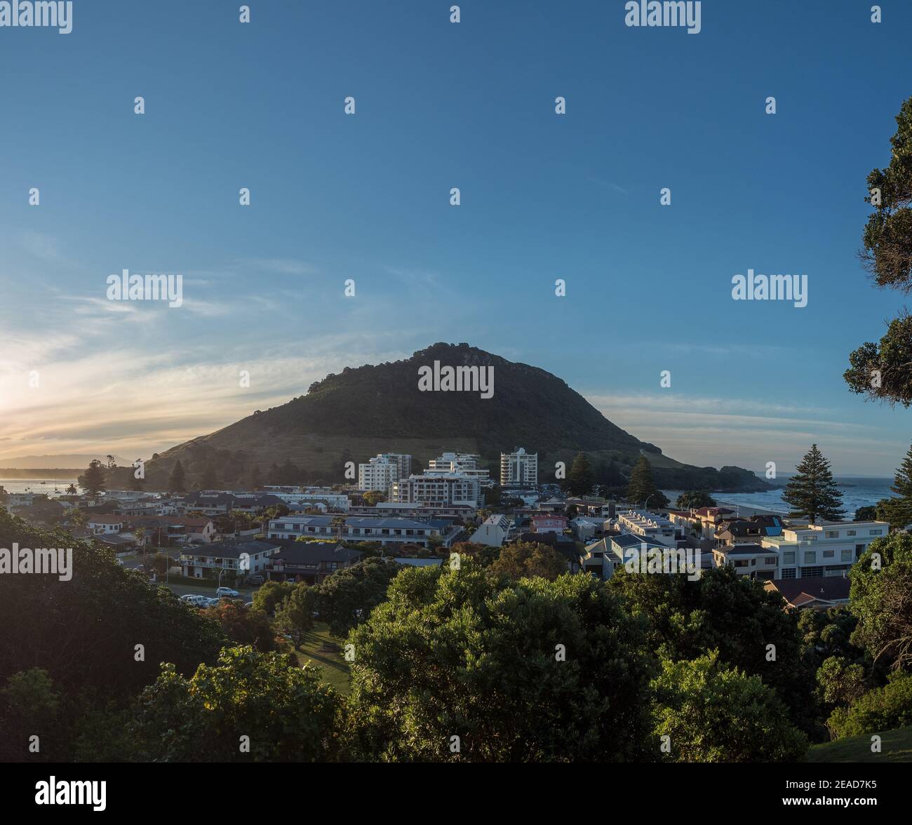 Mount Maunganui mauoa at sunset from pilot bay and mount drury tauranga ...
