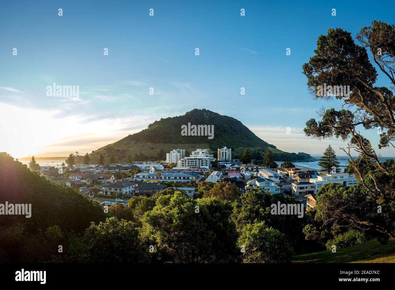 Mount Maunganui mauoa at sunset from pilot bay and mount drury tauranga ...