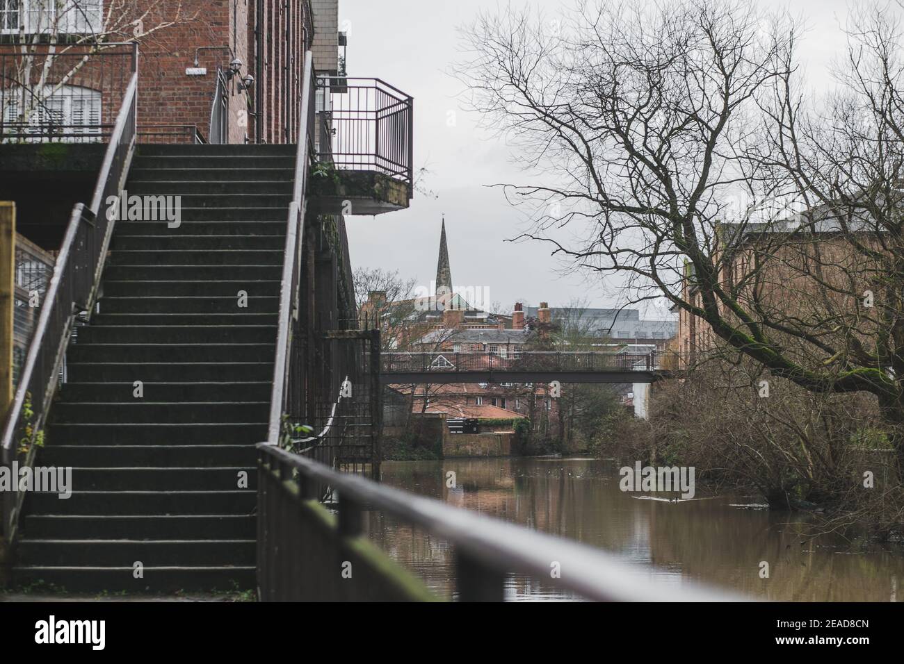 River bank pathway hi-res stock photography and images - Alamy