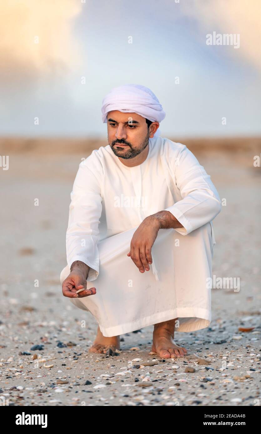 Emirati man hi-res stock photography and images - Alamy