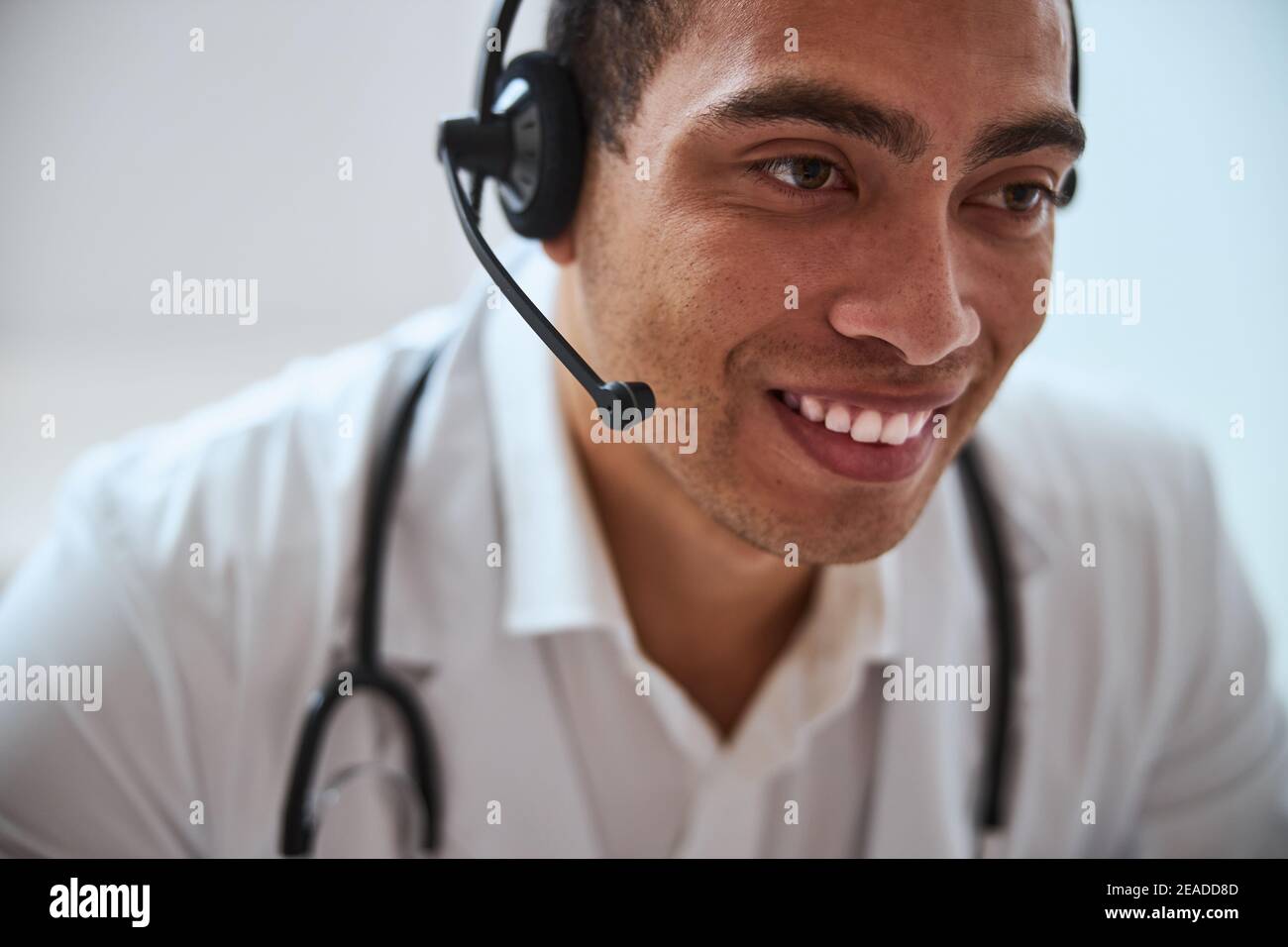 Online therapist indian hi-res stock photography and images - Alamy