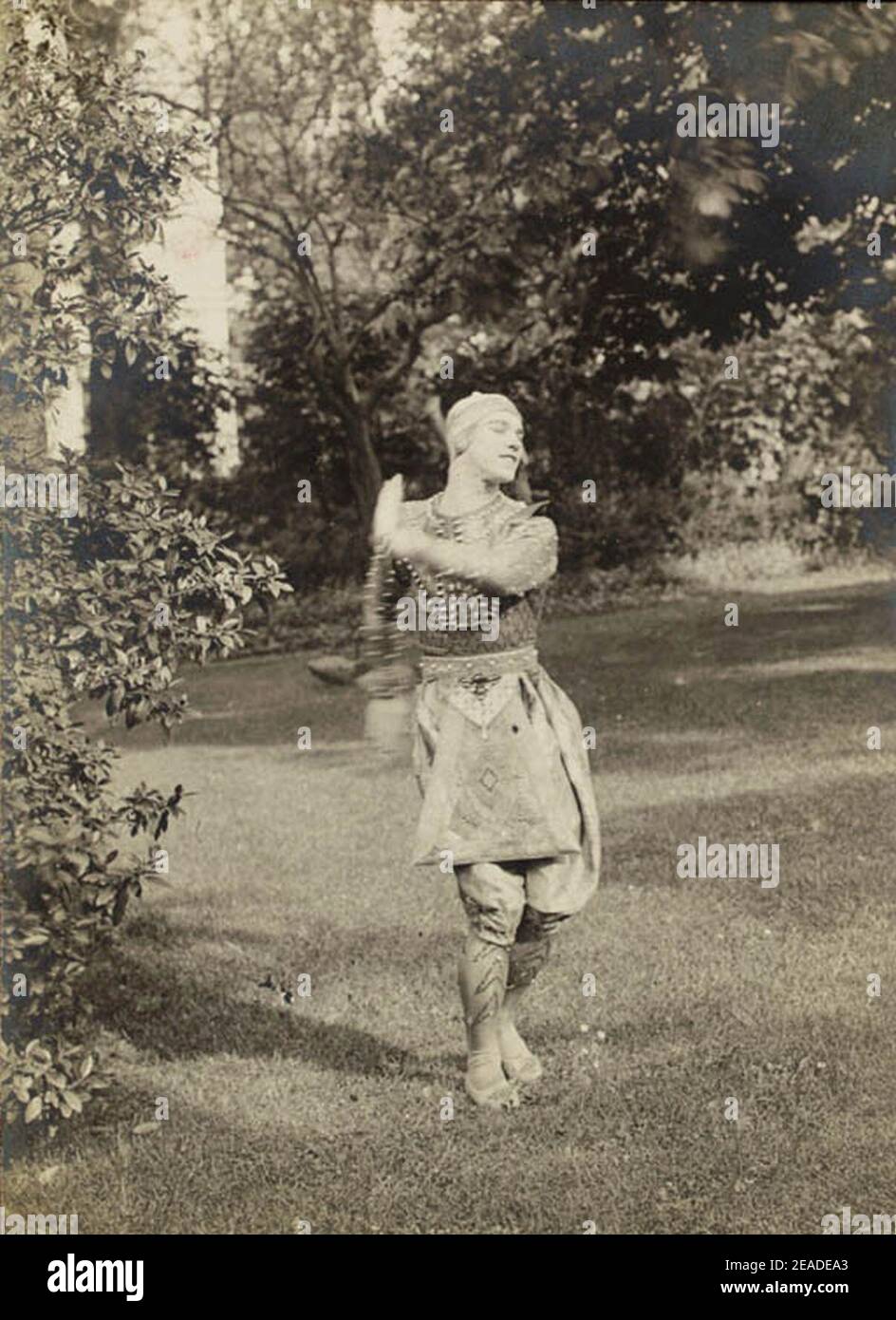 Nijinski danse siamoise 3 Stock Photo - Alamy