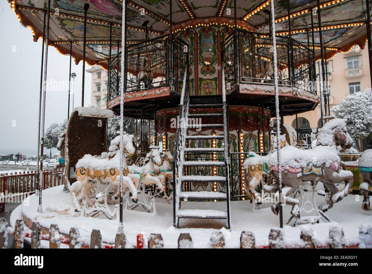 Roundabout carousel tree hi-res stock photography and images - Alamy