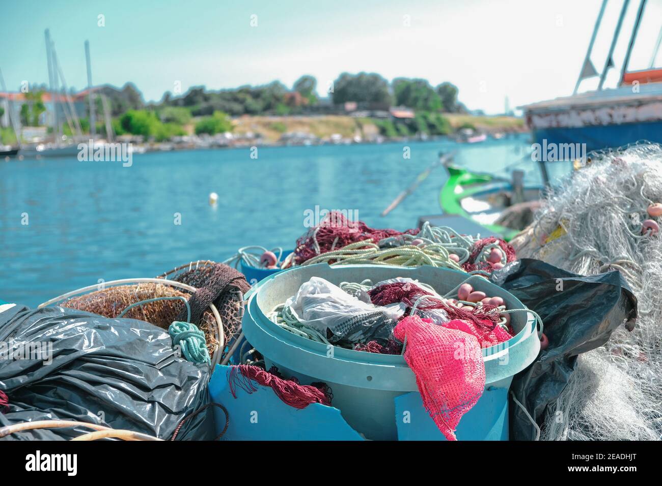 Sea fish buckets hi-res stock photography and images - Alamy
