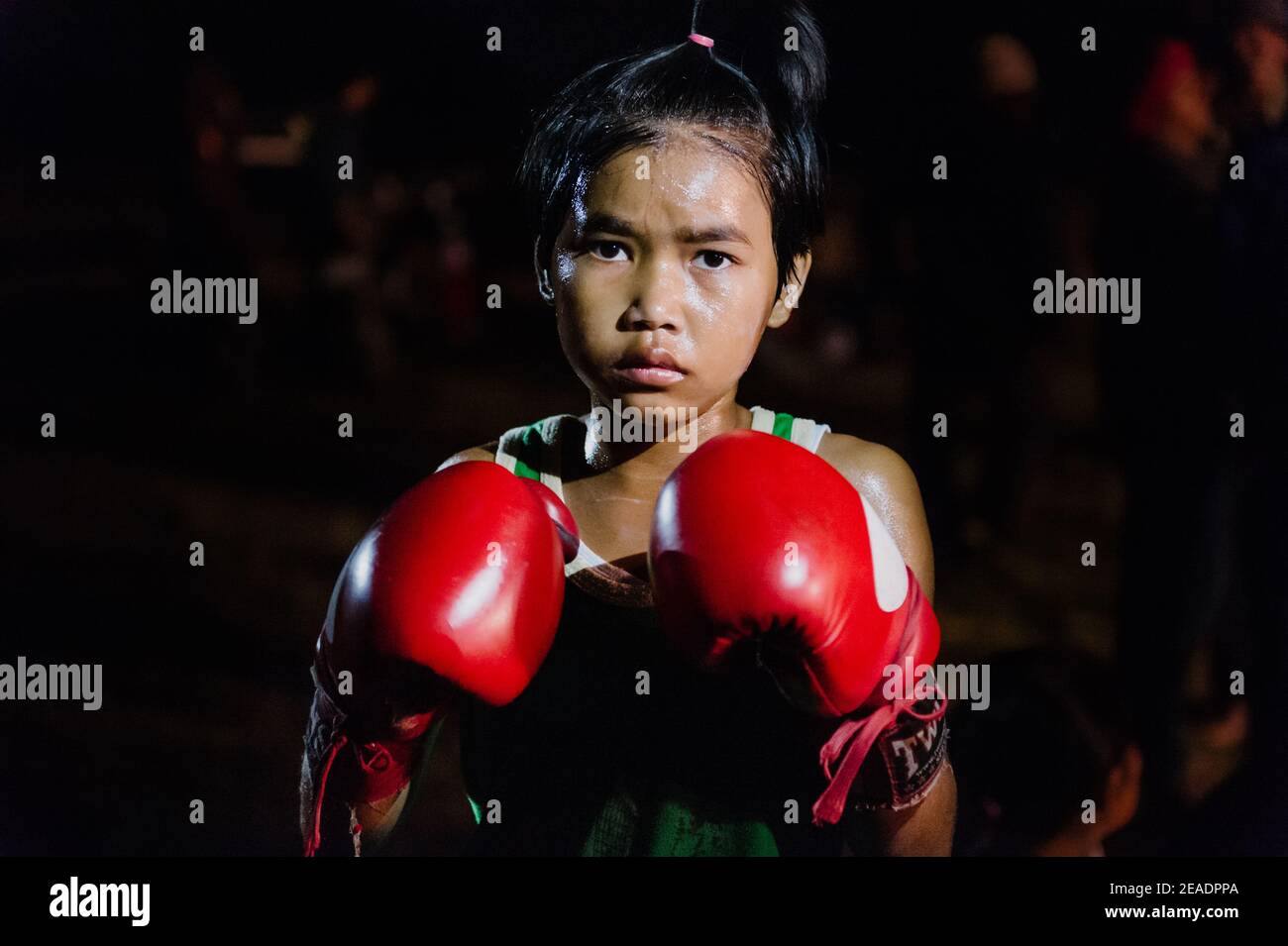 Boxing ring girl hi-res stock photography and images - Alamy