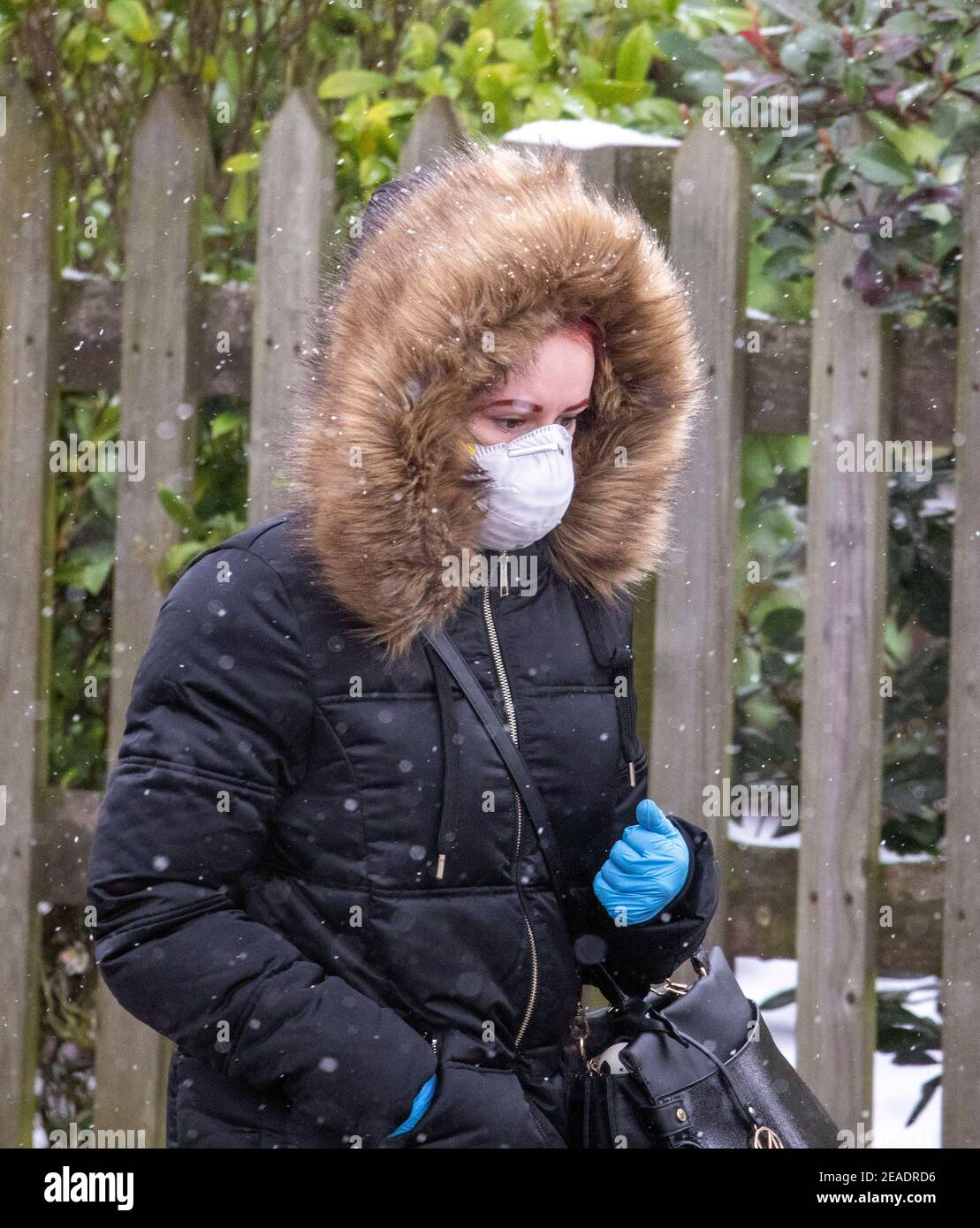 Wrapped up warm hi-res stock photography and images - Alamy