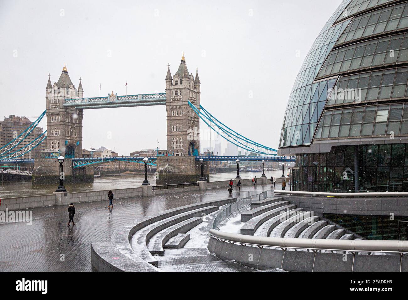Tower bridge in winter hi-res stock photography and images - Alamy