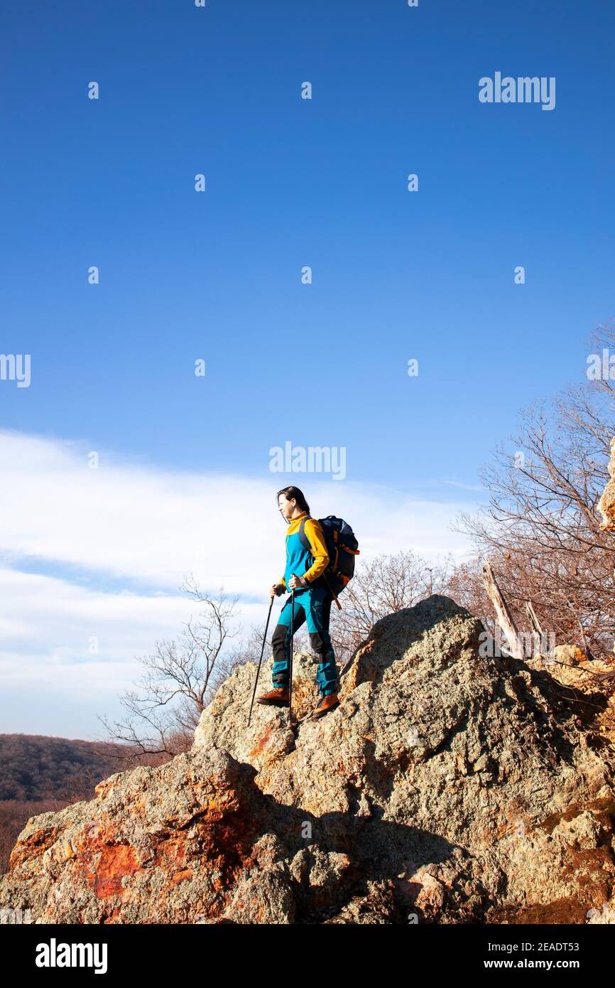 Mountaineer hiking hi-res stock photography and images - Alamy