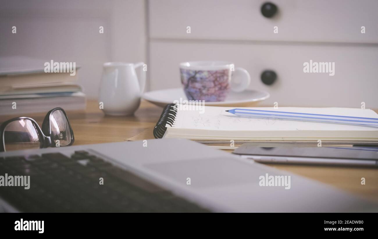 Hand work house hi-res stock photography and images - Alamy