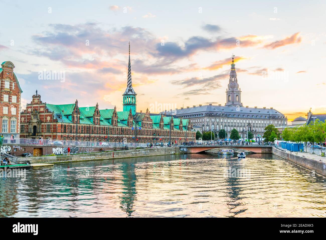 Sunset view of the Borsen and Christiansborg slot palace in Slotsholmen ...