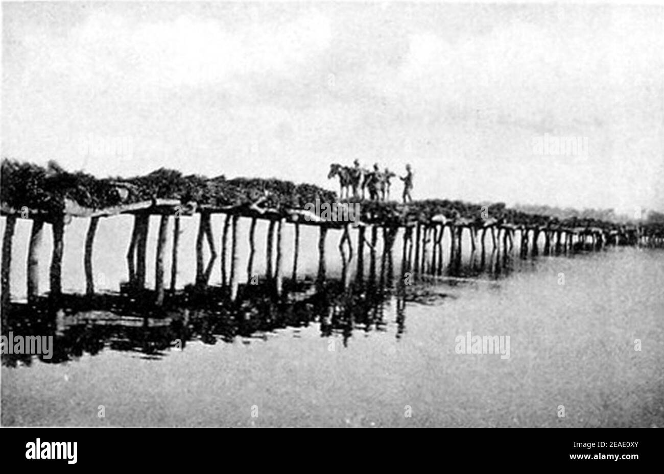 Niulangshan. Übergang über den Peiho Stock Photo - Alamy