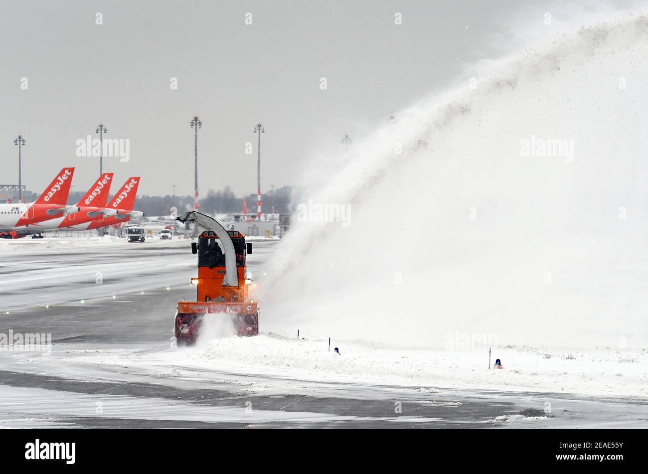 Airfield snow blower hi-res stock photography and images - Alamy