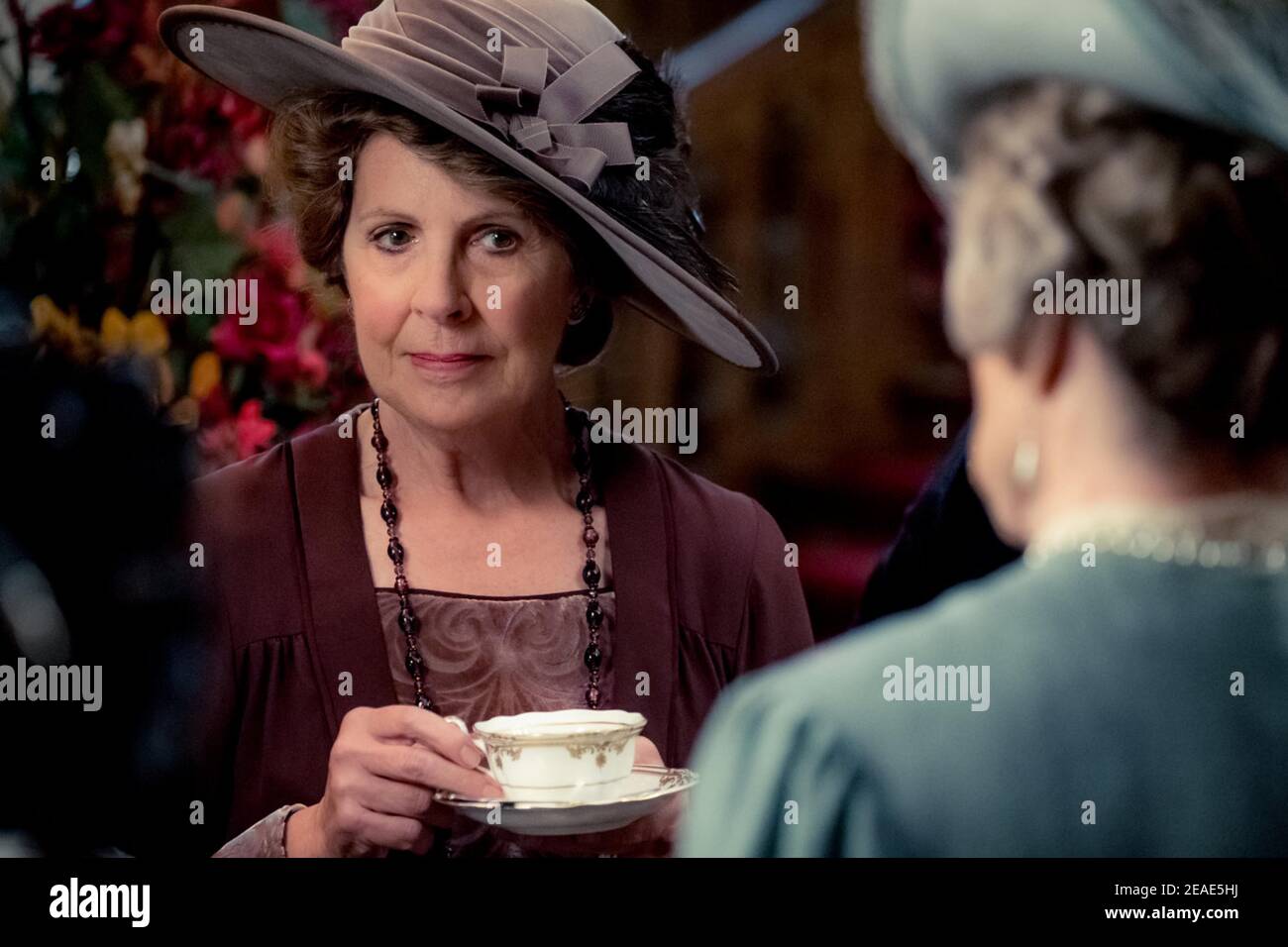 Penelope wilton downton movie hi-res stock photography and images - Alamy