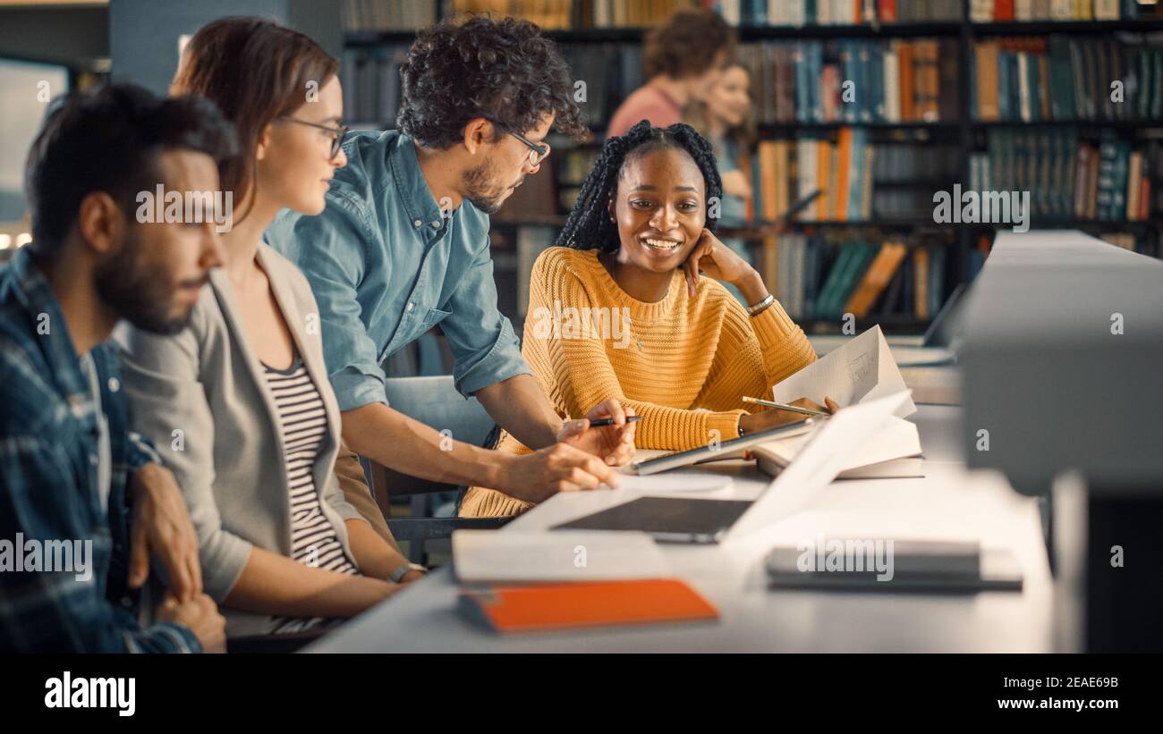 Talking subjects hi-res stock photography and images - Alamy