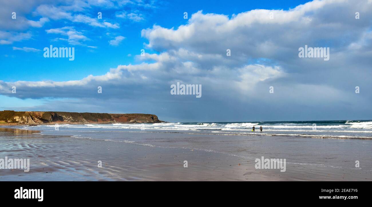 CULLEN BAY AND BEACH MORAY FIRTH SCOTLAND A COLD FEBRUARY MORNING WITH ...