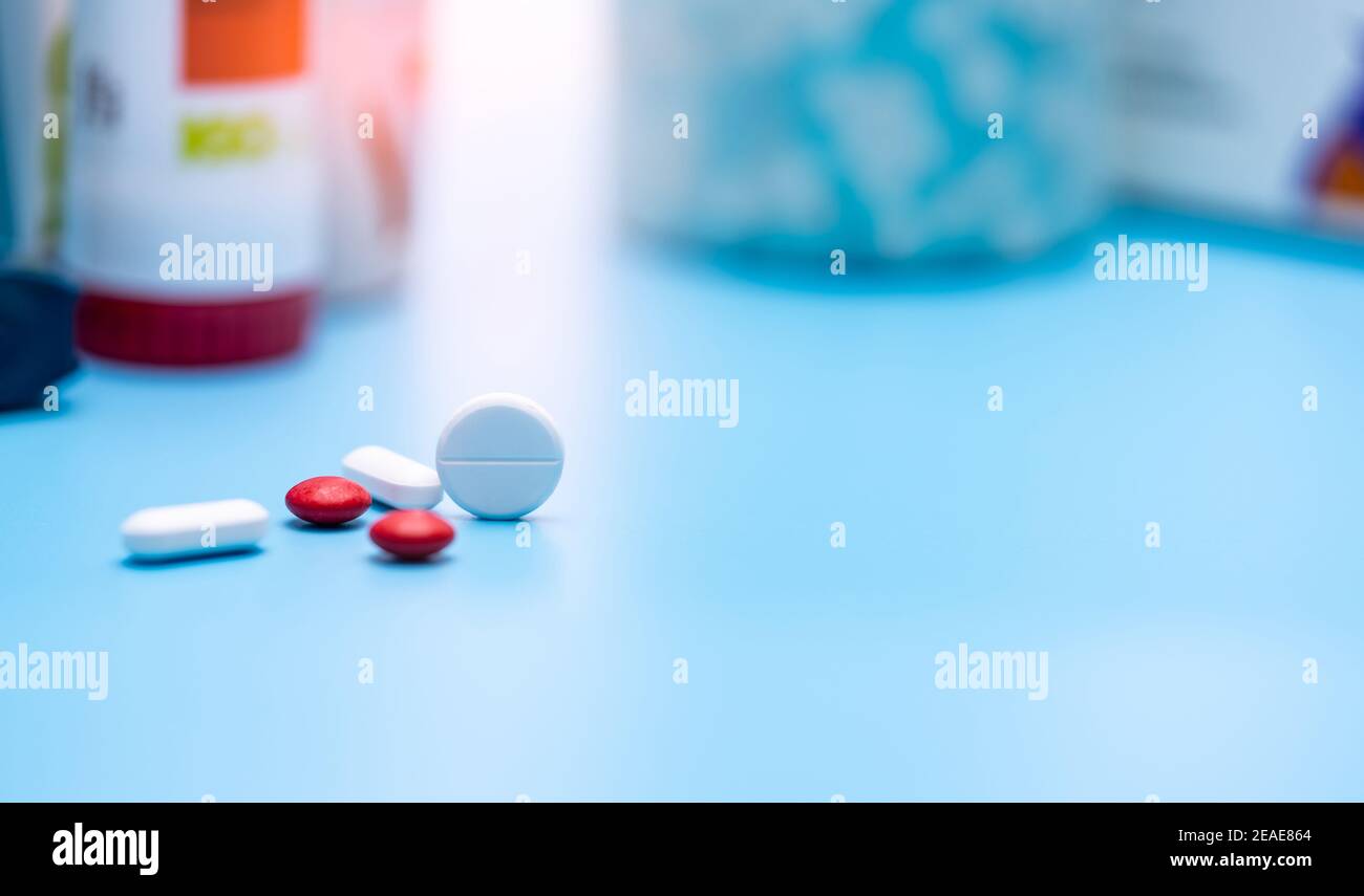 White caplet hi-res stock photography and images - Alamy