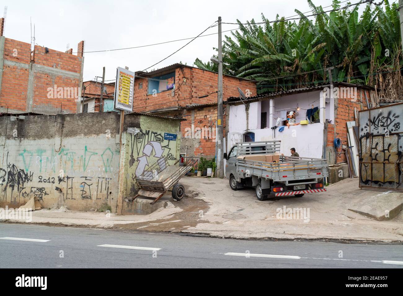 Favela sao paulo hi-res stock photography and images - Alamy