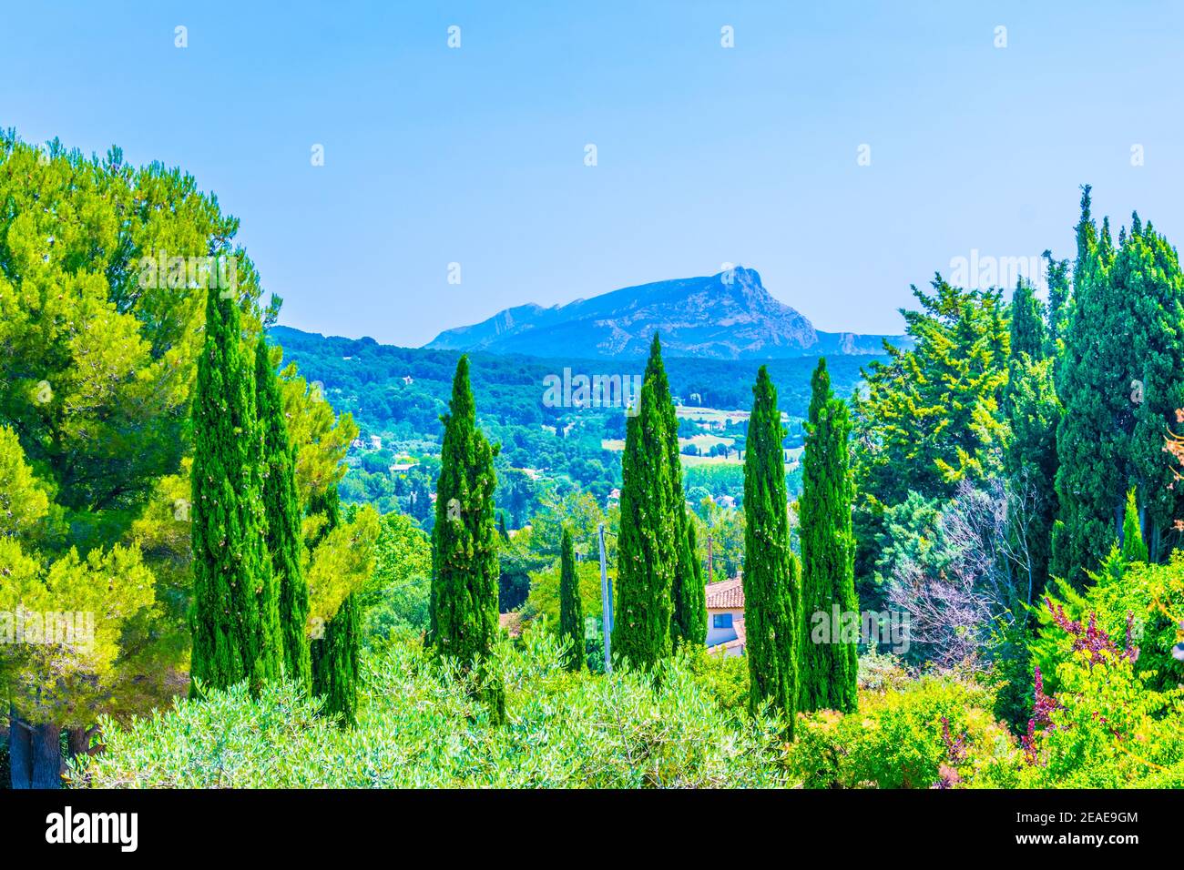 Mount sainte victoire, paul cézanne hi-res stock photography and images ...