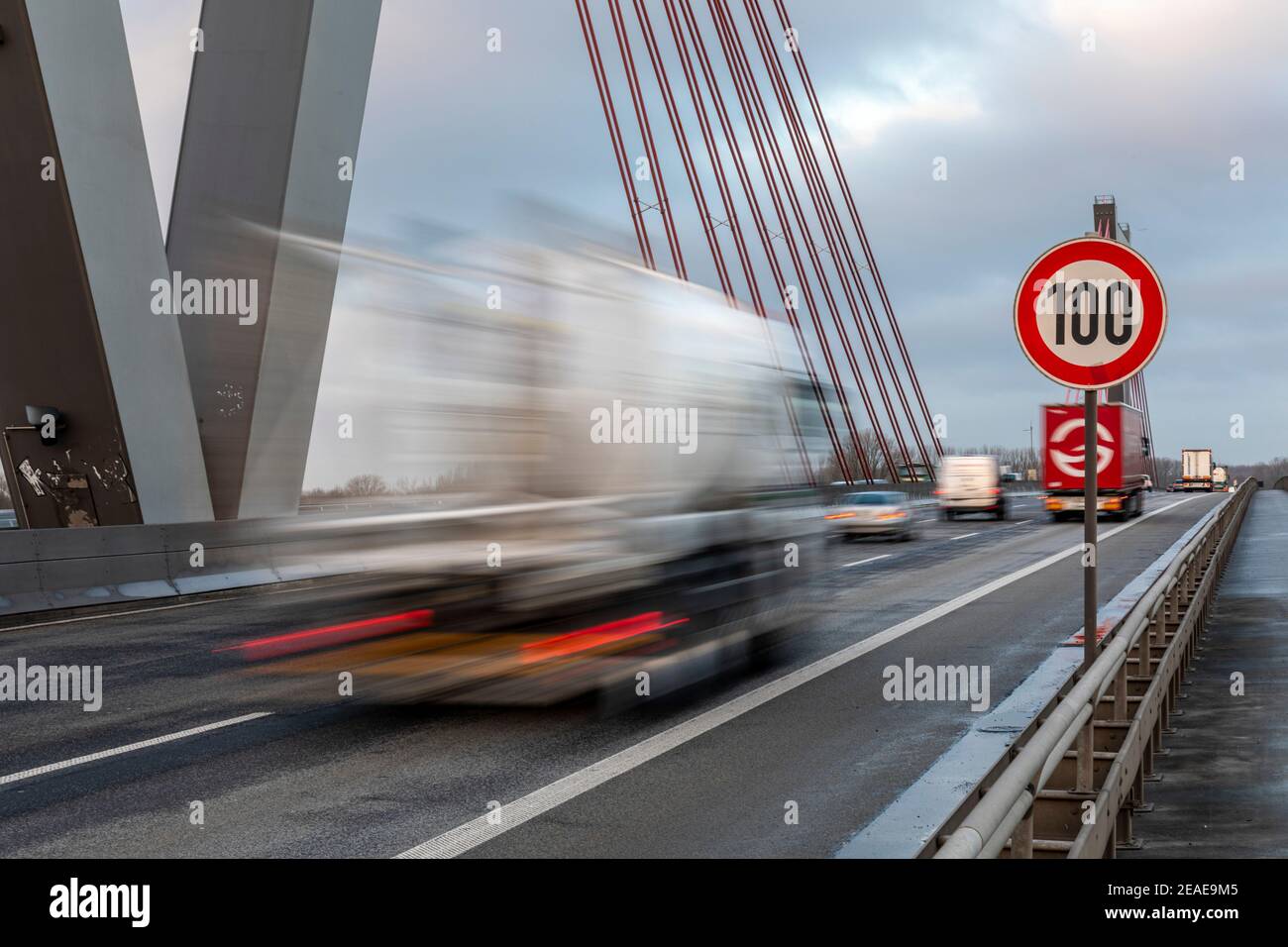 Car speeding motorway hi-res stock photography and images - Alamy