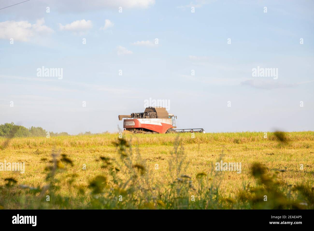 Old combine harvester hi-res stock photography and images - Alamy