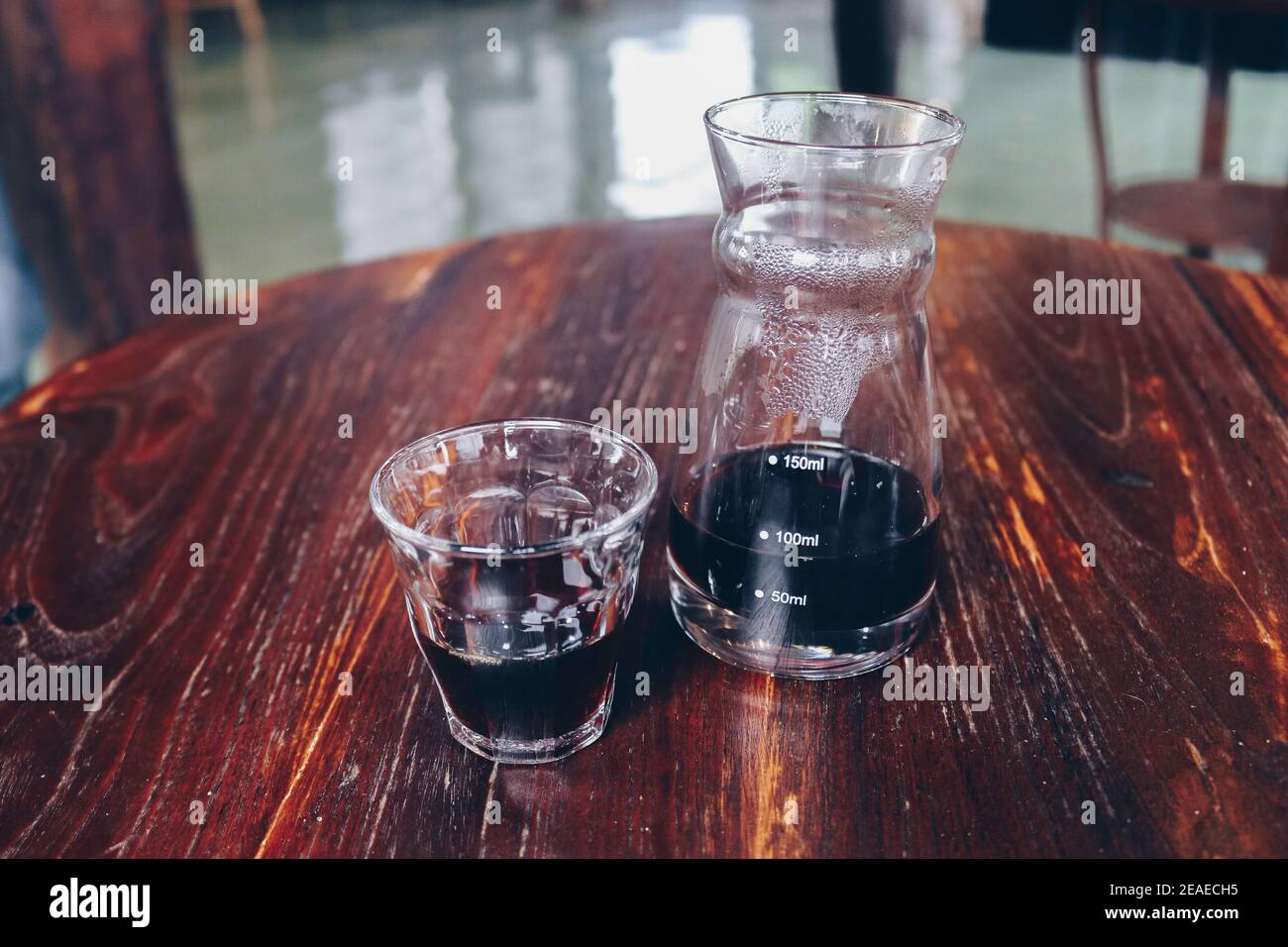 Beaker of water boiling hi-res stock photography and images - Alamy