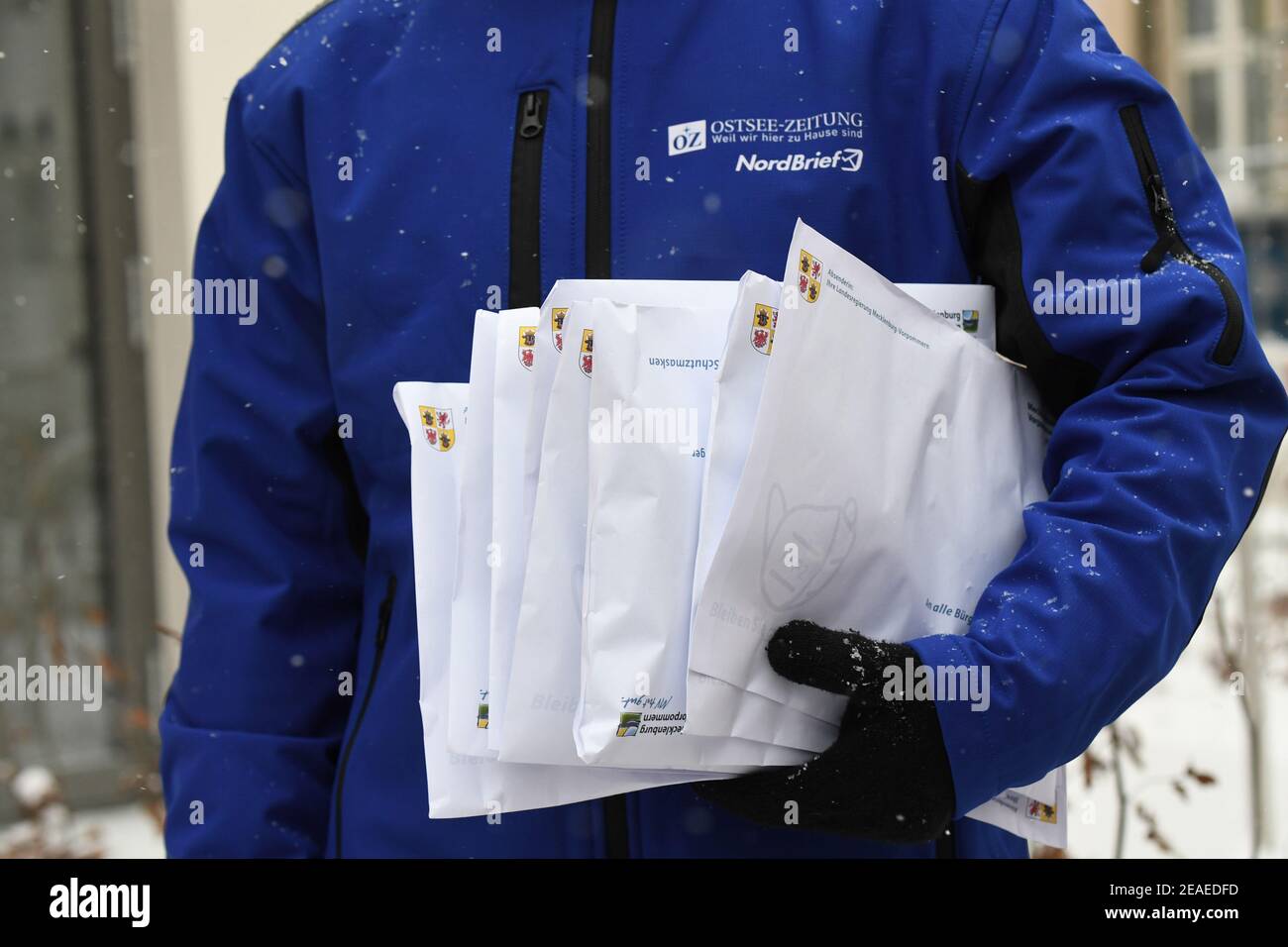 Newspaper deliverers hi-res stock photography and images - Alamy