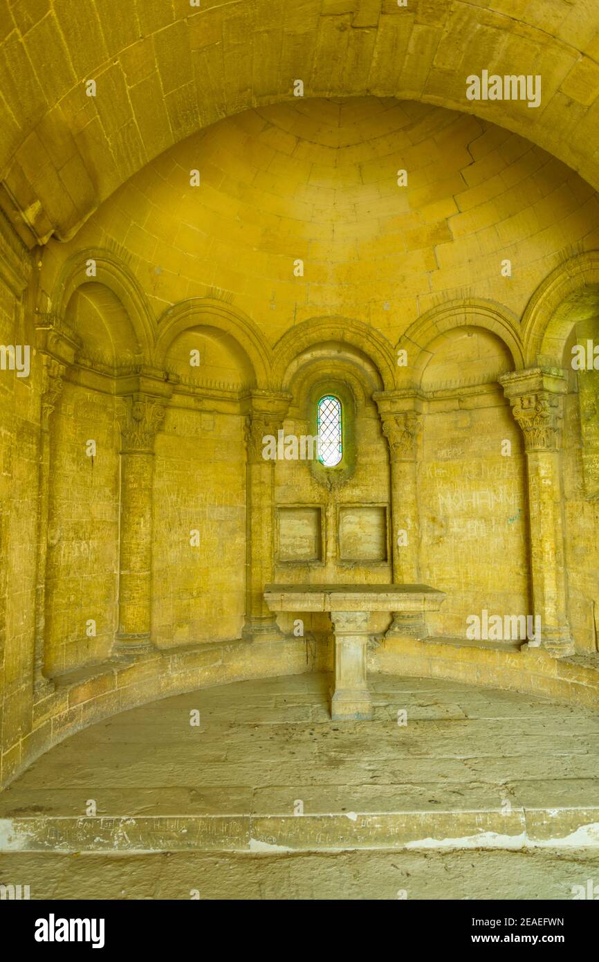 Chapel of Saint Nicholas on the Pont d'Avignon over river Rhone, France ...