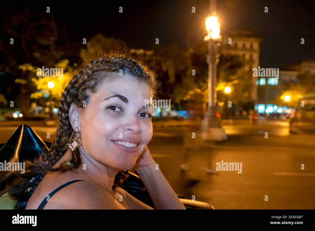 Havana woman holiday hi-res stock photography and images - Alamy