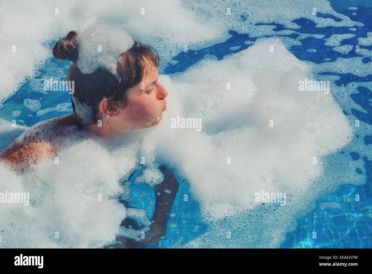 Woman face in water bubbles hi-res stock photography and images - Alamy