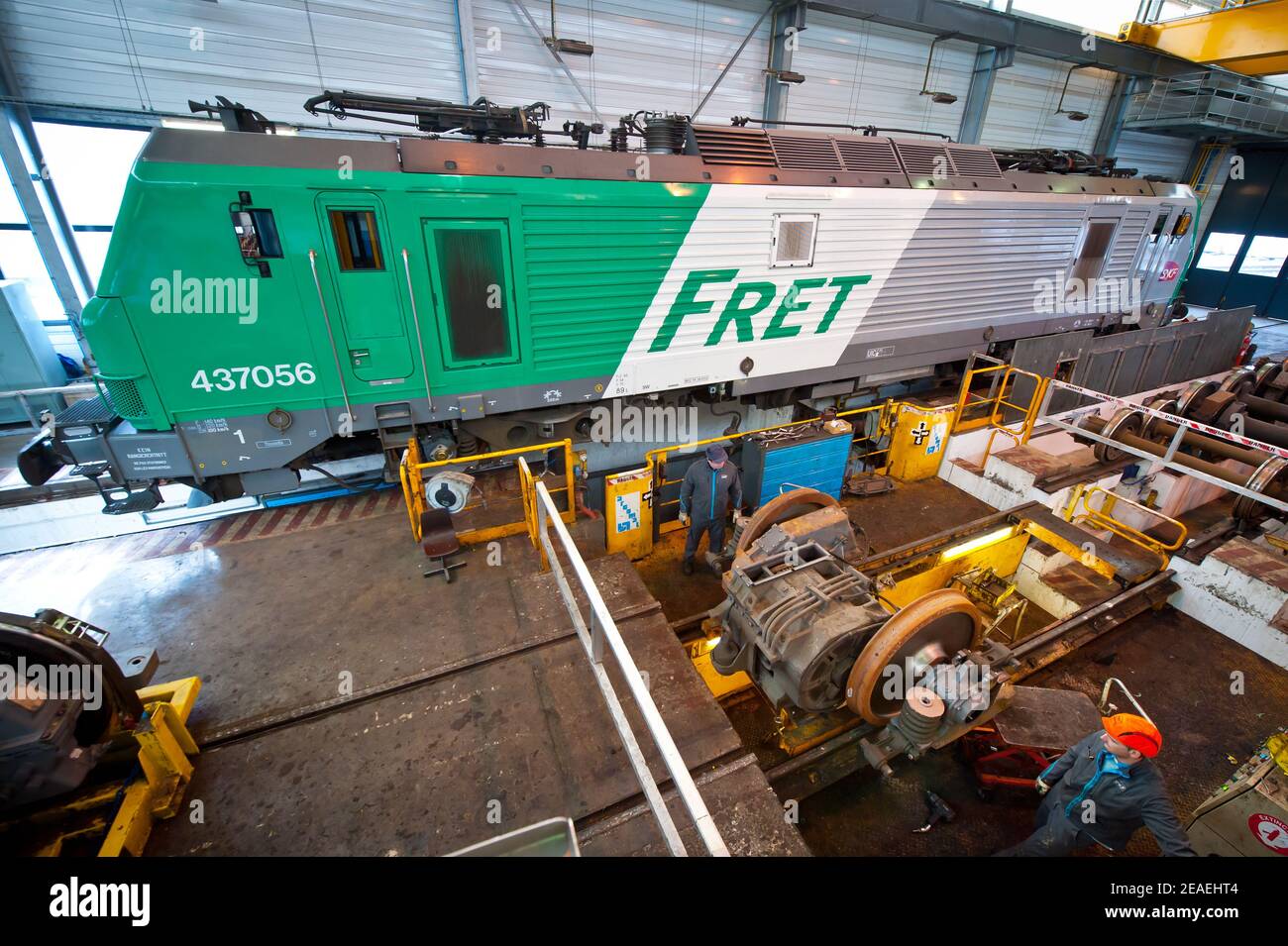 Fret sncf hi-res stock photography and images - Alamy