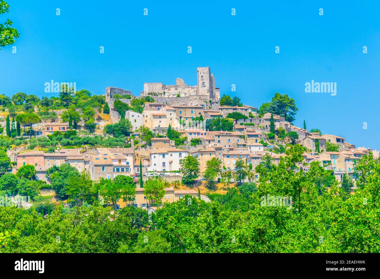 France lacoste castle hi-res stock photography and images - Alamy