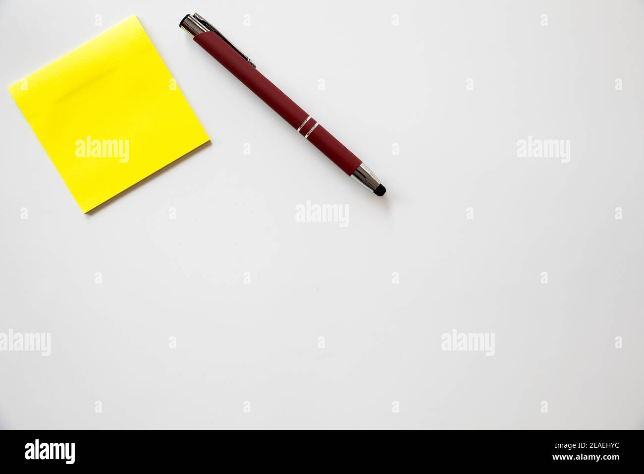 Note sticker, green pen to personalize with the logo of your company ...