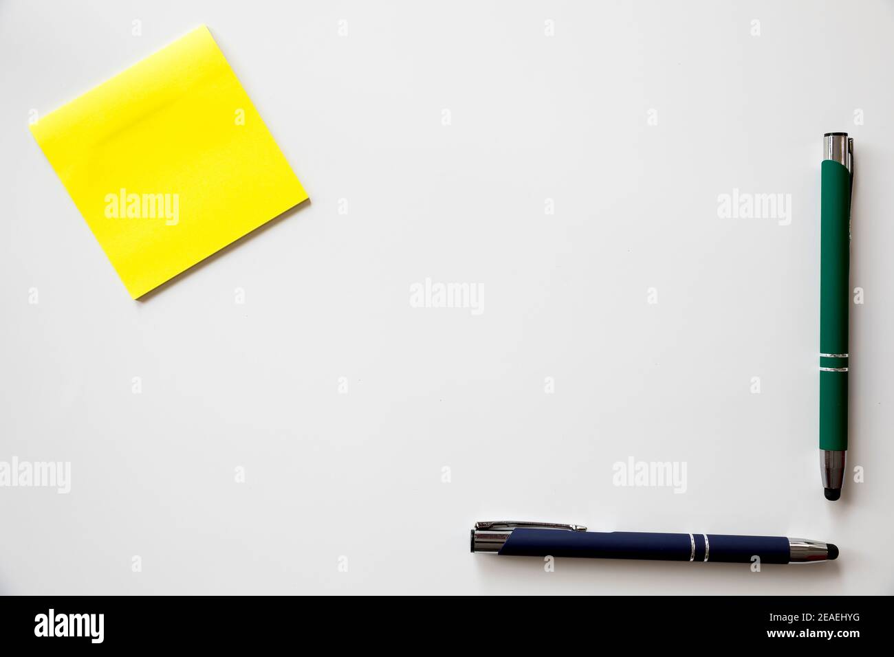 Note sticker, green pen to personalize with the logo of your company ...