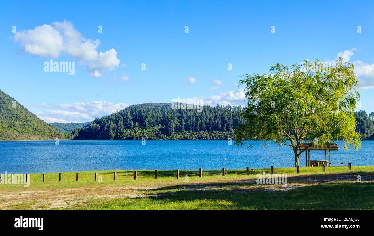 Lake tikitapu hi-res stock photography and images - Alamy