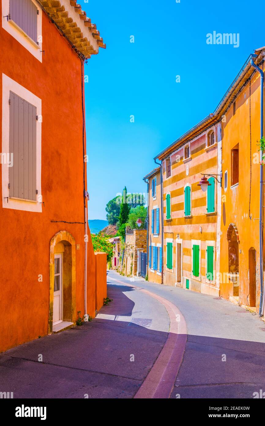 A narrow street in Roussillon village in France Stock Photo - Alamy