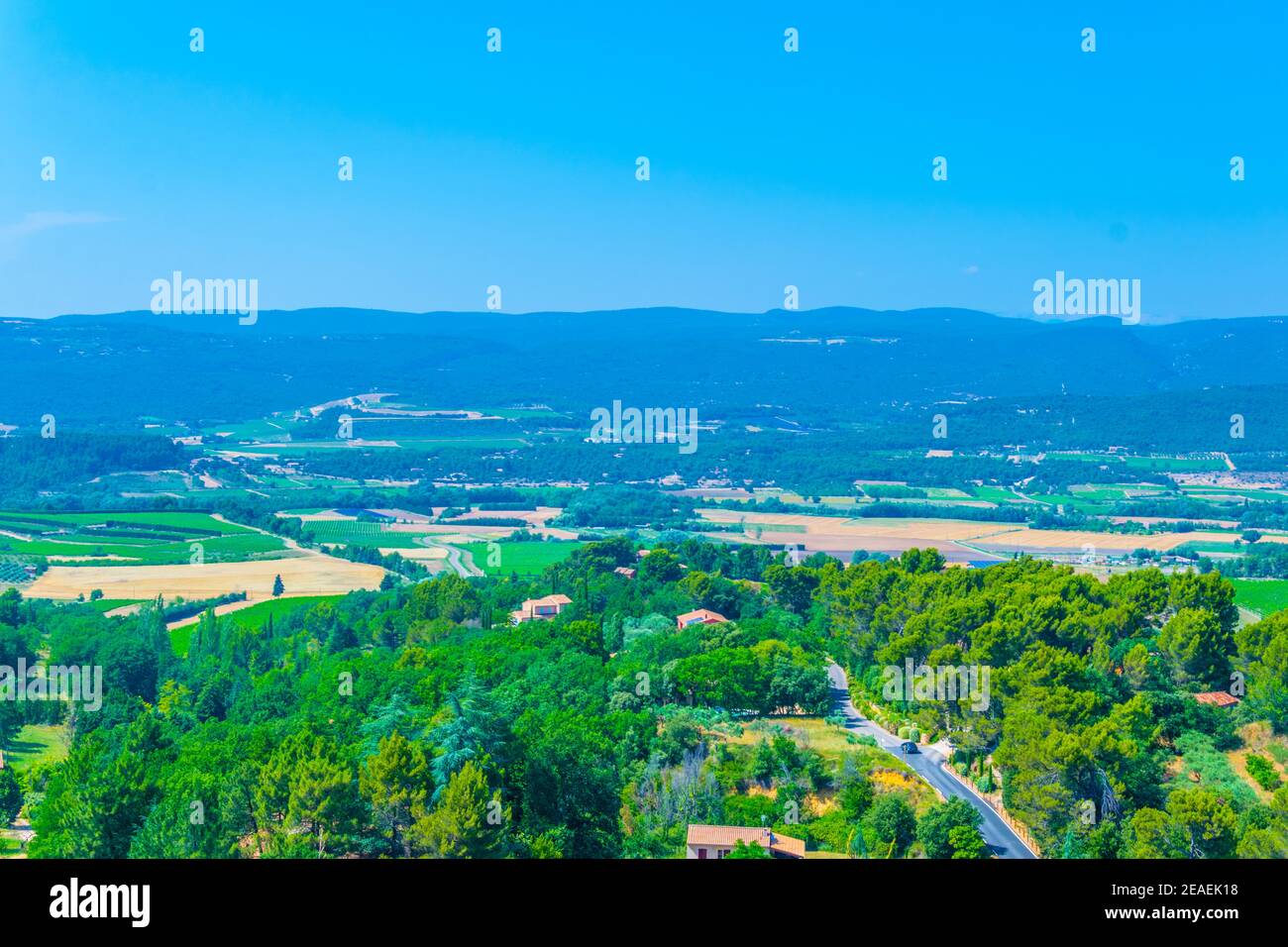 Luberon mountain range hi-res stock photography and images - Alamy